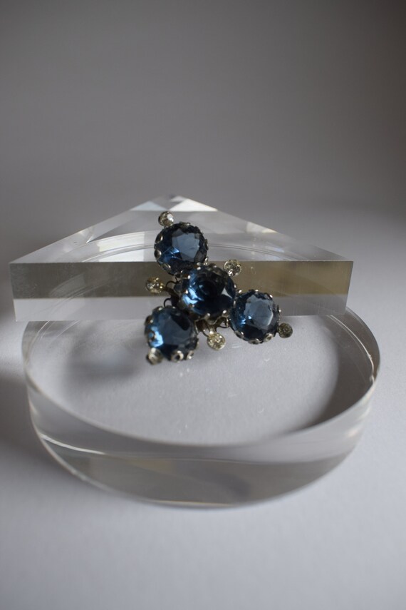 Vintage Blue Triangle Pin-On Brooch with Sparkling Ge… - Gem