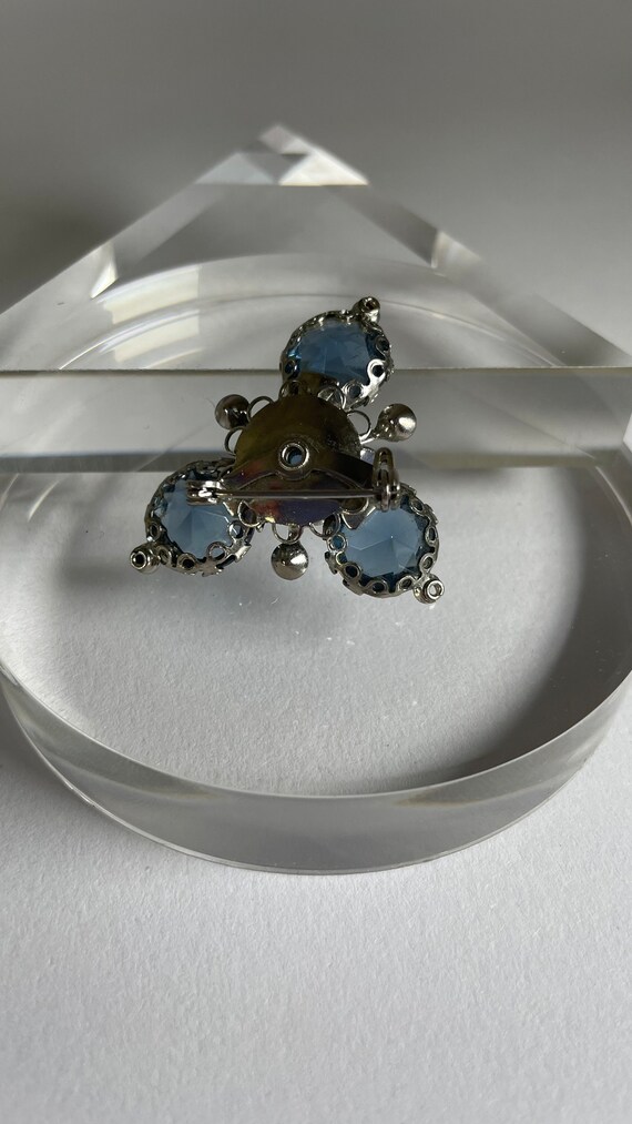 Vintage Blue Triangle Pin-On Brooch with Sparkling Ge… - Gem