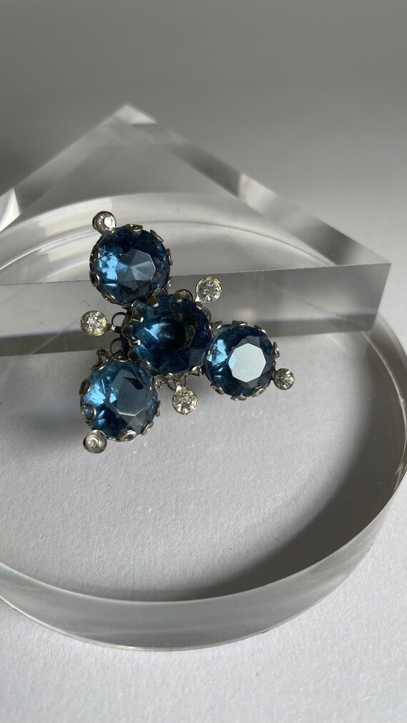 Vintage Blue Triangle Pin-On Brooch with Sparkling Ge… - Gem