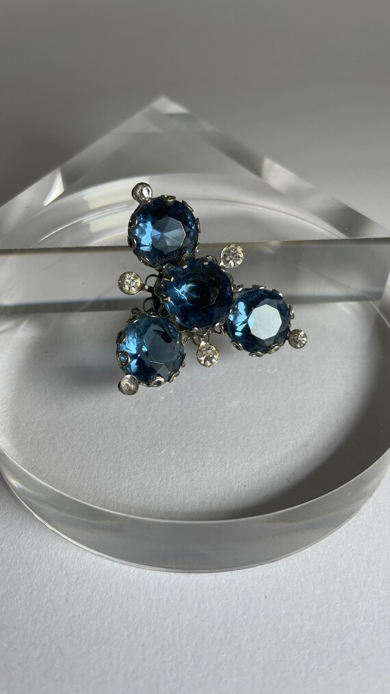 Vintage Blue Triangle Pin-On Brooch with Sparkling Ge… - Gem