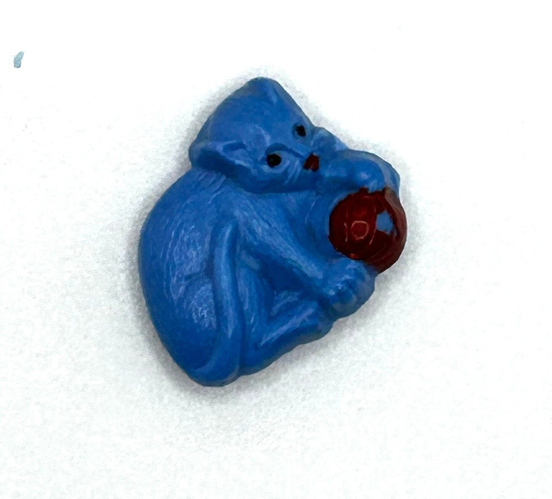 Vintage English Realistic Button DARK BLUE Cat Kitten With Ball of Yarn ...