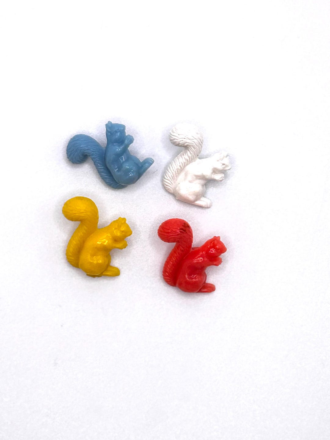 4 Vintage Realistic Buttons Prevue Squirrel Goofies Buttons From the ...
