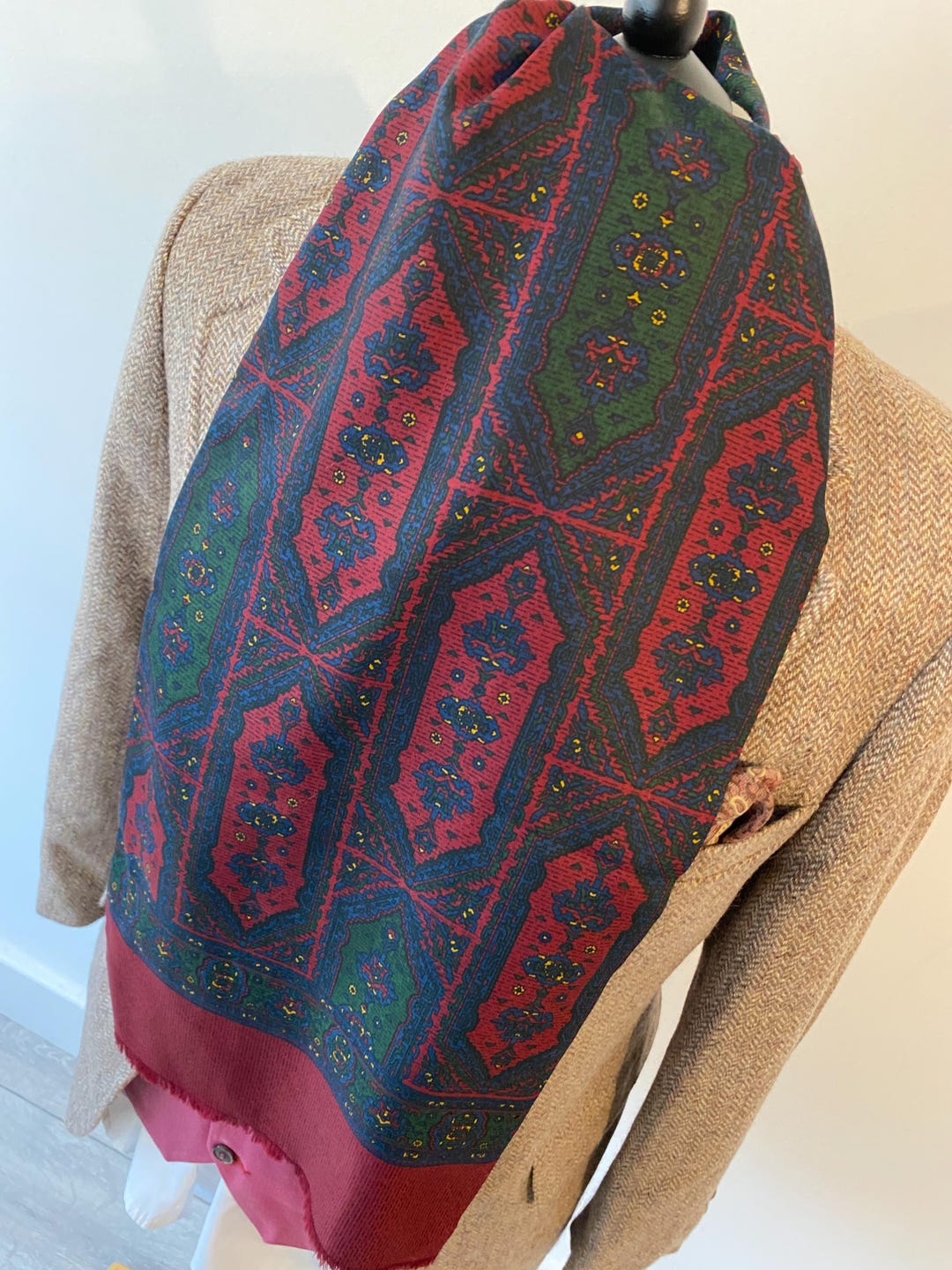 Vintage Mens Burgundy Retro Stripe Pattern Scarf: Retro Mod Style Scarf ...