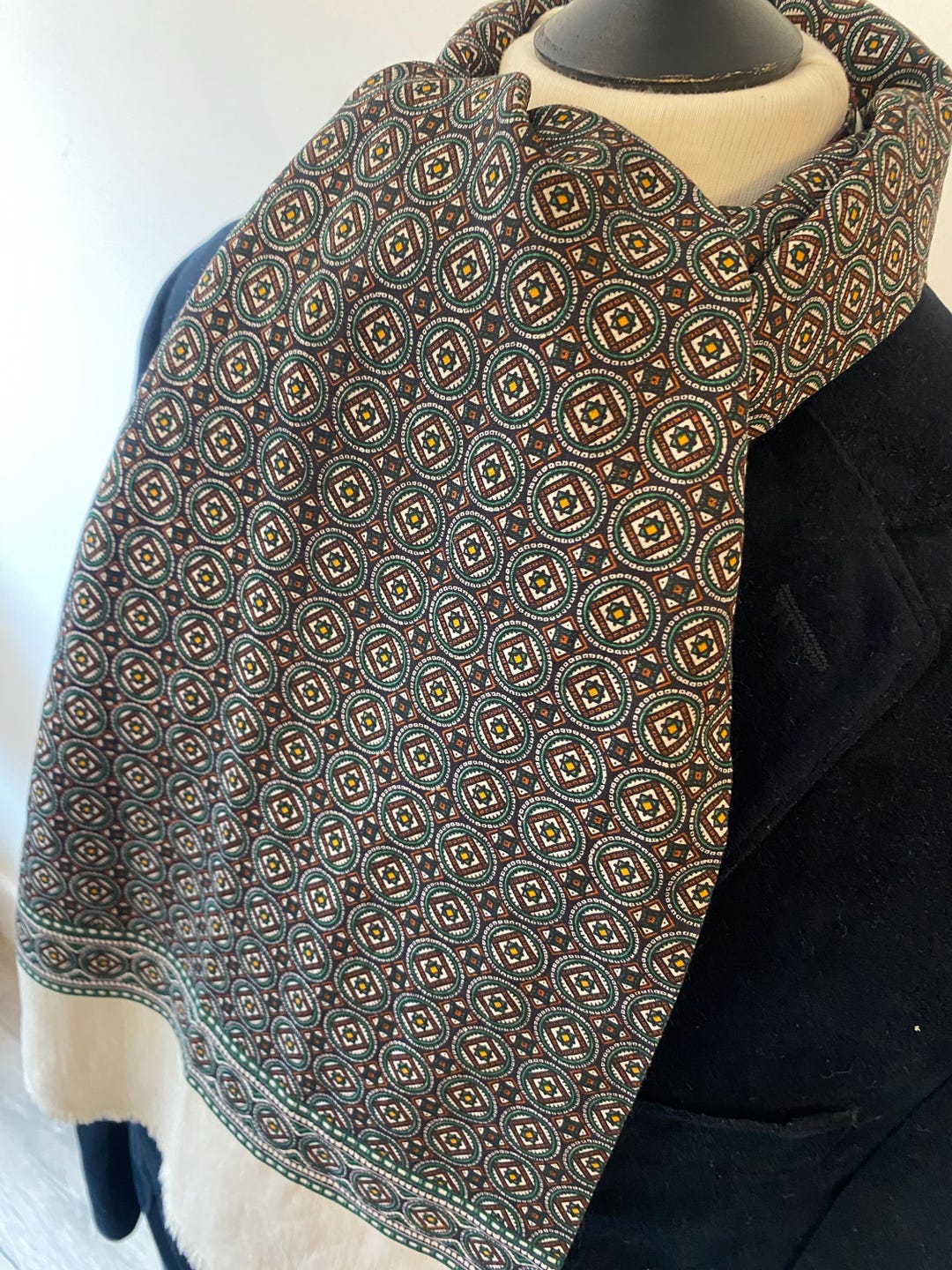 Vintage Men's Stunning Multi Colour Beige Retro Circle Pattern Scarves ...