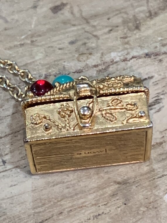 Vintage Avon 1974 Treasure Chest Gold Tone Pendant Ne… - Gem