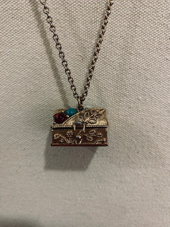 Vintage Avon 1974 Treasure Chest Gold Tone Pendant Ne… - Gem