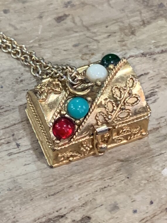 Vintage Avon 1974 Treasure Chest Gold Tone Pendant Ne… - Gem