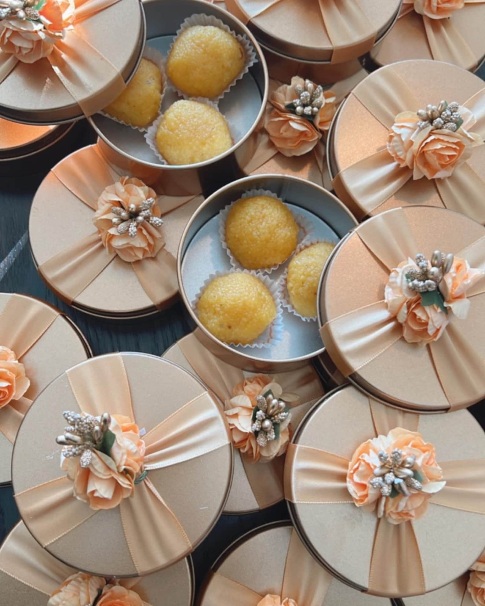 Favor Boxes | Gold Tin Boxes | Mithai Favor Boxes | Wedding Return ...