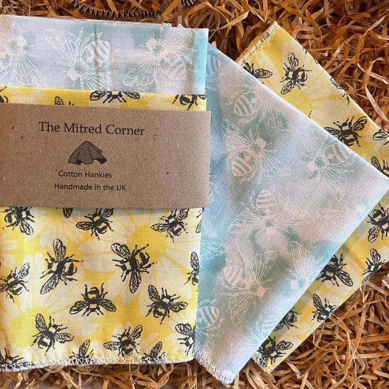 Vintage Bumblebee Fabric - Etsy UK