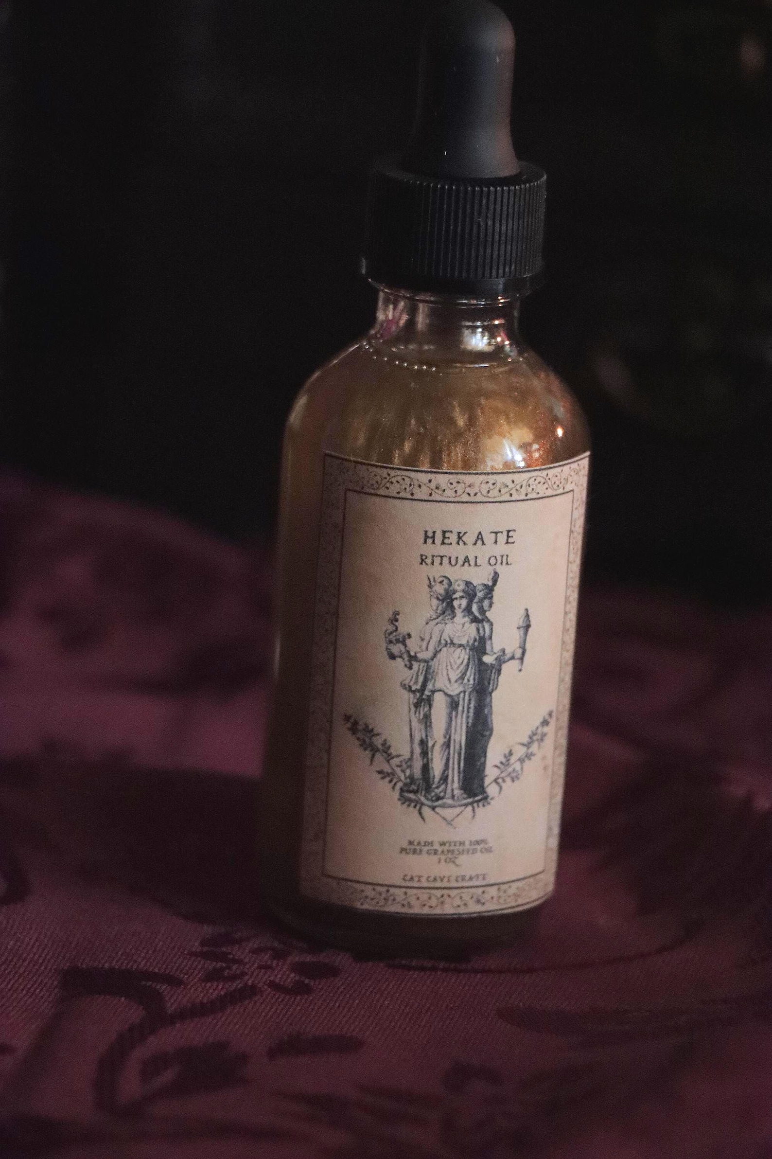 Hekate Ritual Oil - Altar Prayer Deity Spell Oil - Etsy