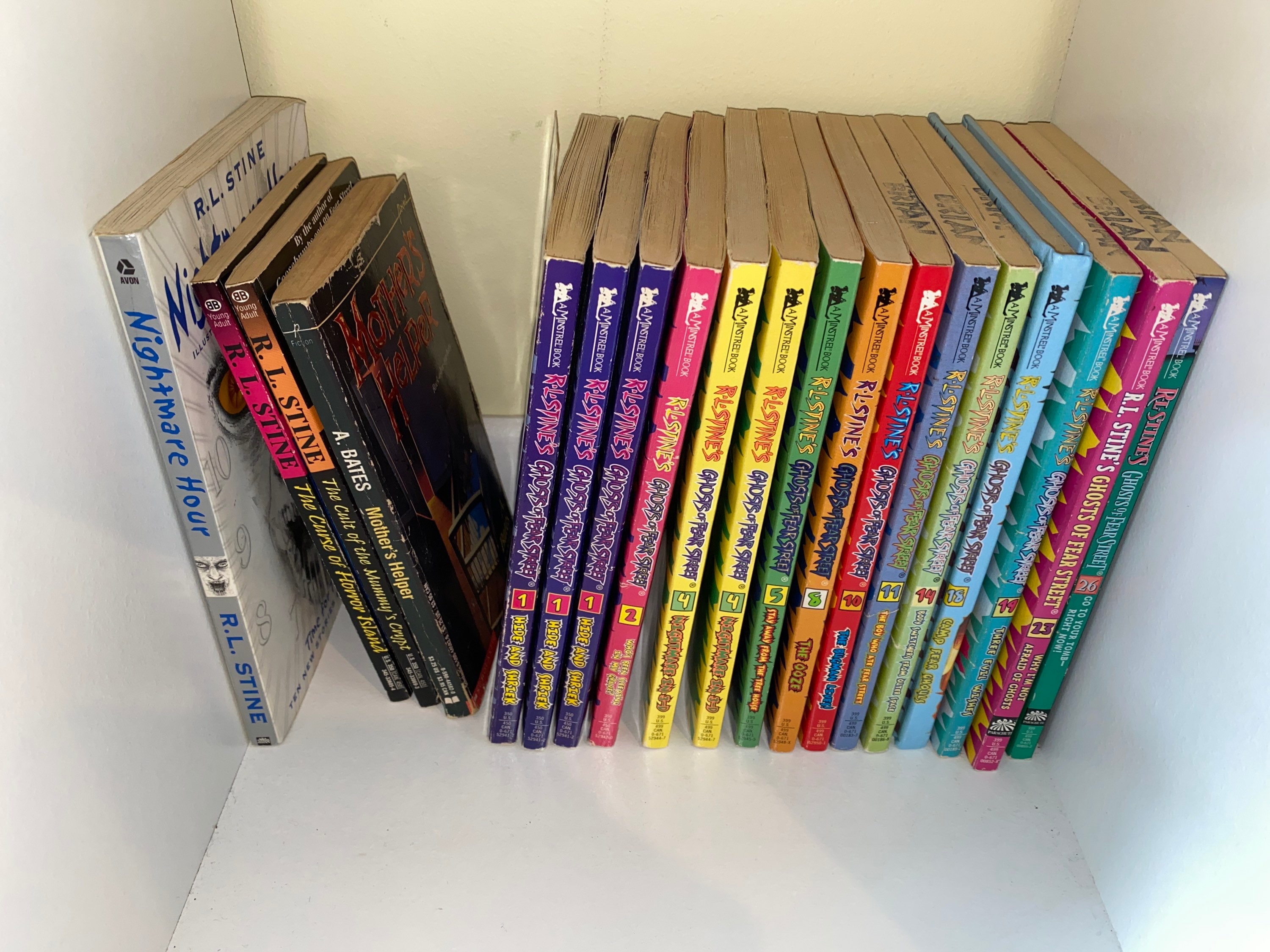 1990s Horror Books - R.L. Stine, Christopher Pike, Diane Hoh, Caroline ...