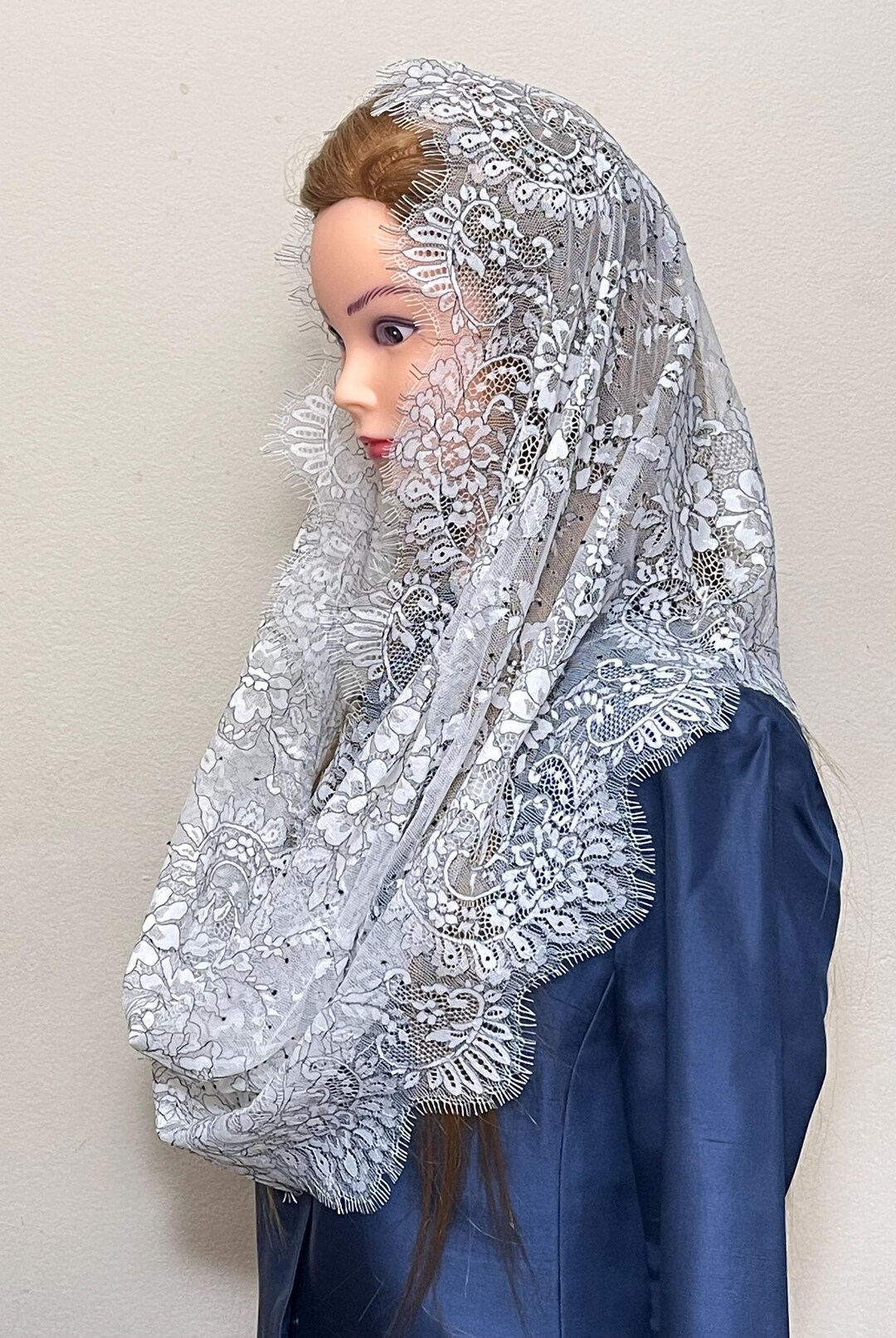 French Chantilly Lace Chapel Veil, Floral Mantilla, Sewn-in Clip - Etsy