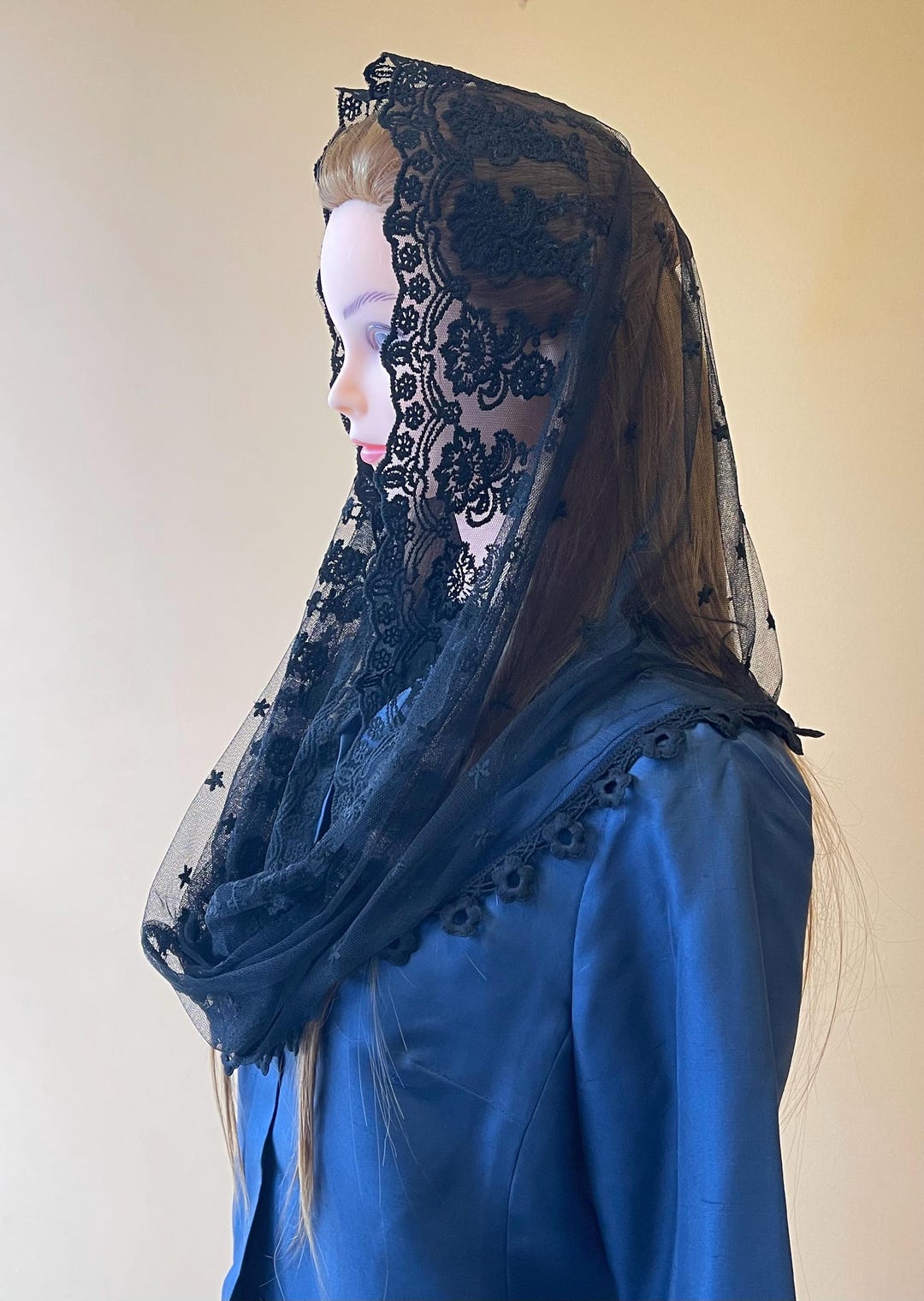 Black Lace Chapel Veil Mantilla Infinity Veil Latin Mass Usuall Ready ...