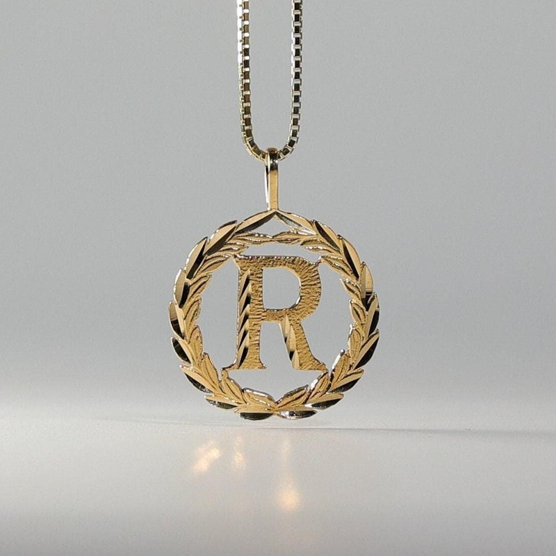 Letter R Necklace - Etsy