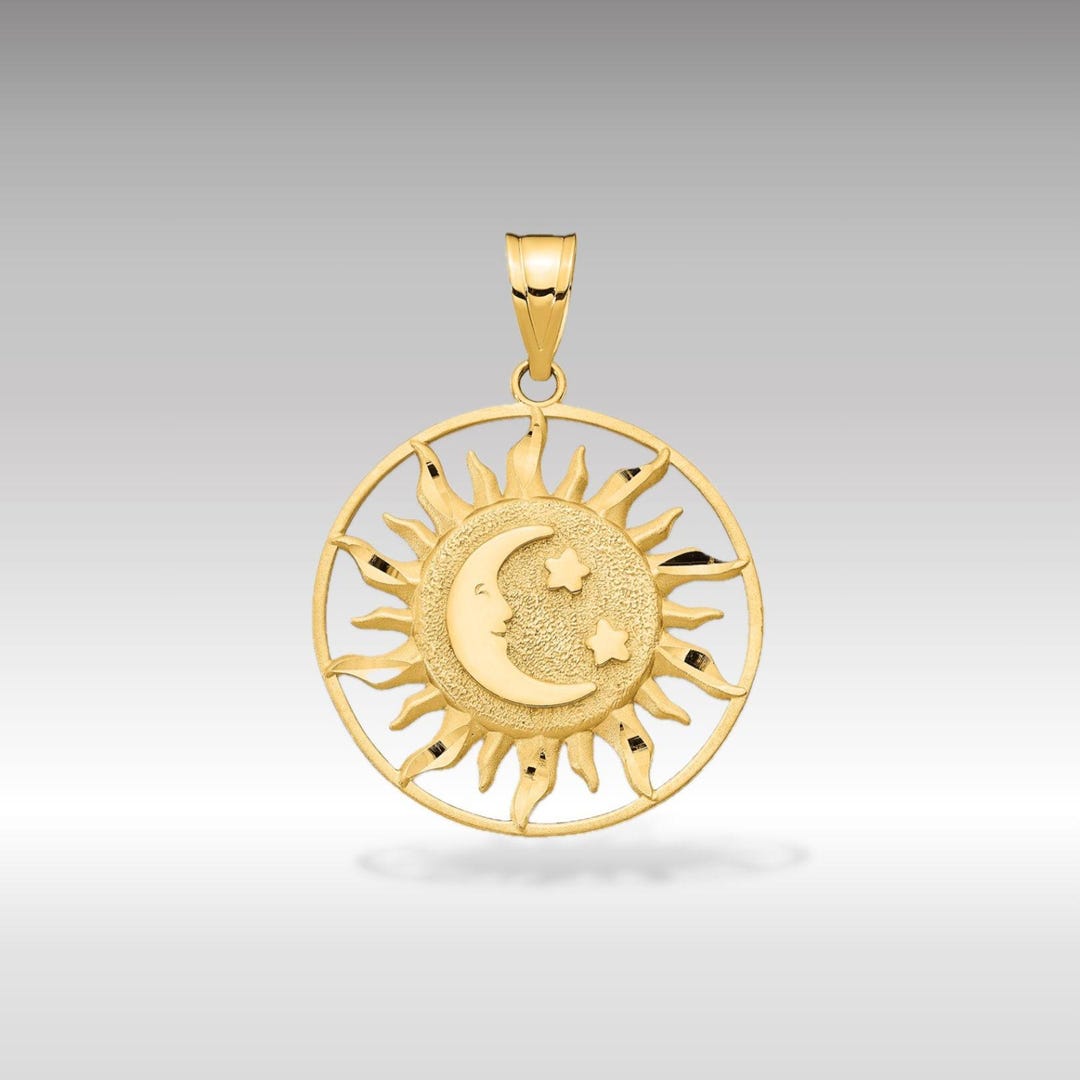 Colar com pingente de sol com lua e estrelas em ouro 14K lapidado em diamante - Joia com sol ...