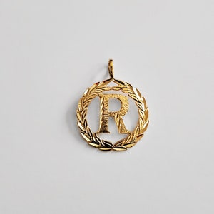 14k Gold r Initial Wreath Pendant Charm Gold R Initial Necklace Charm ...
