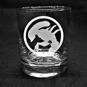Aliens Inspired Xenomorph Etched Shot Glass, Wine Glass, Whiskey Glass ...