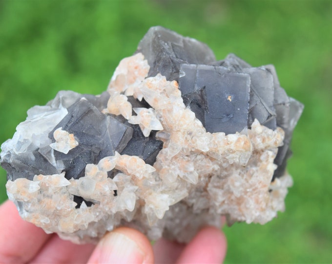 Bluish Gray Cubic Fluorite Cluster With White "saw Tooth" Calcite ...