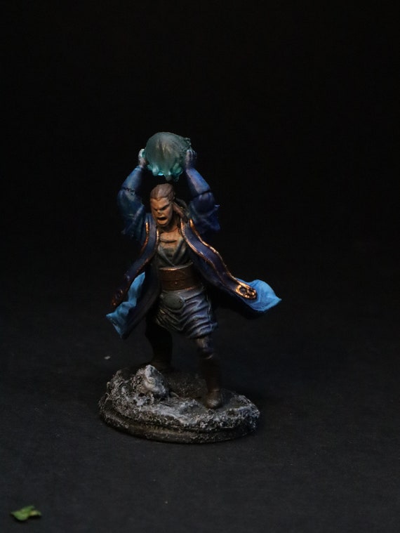 D&D Human Sorcerer mage wizard Miniature Dungeons and | Etsy