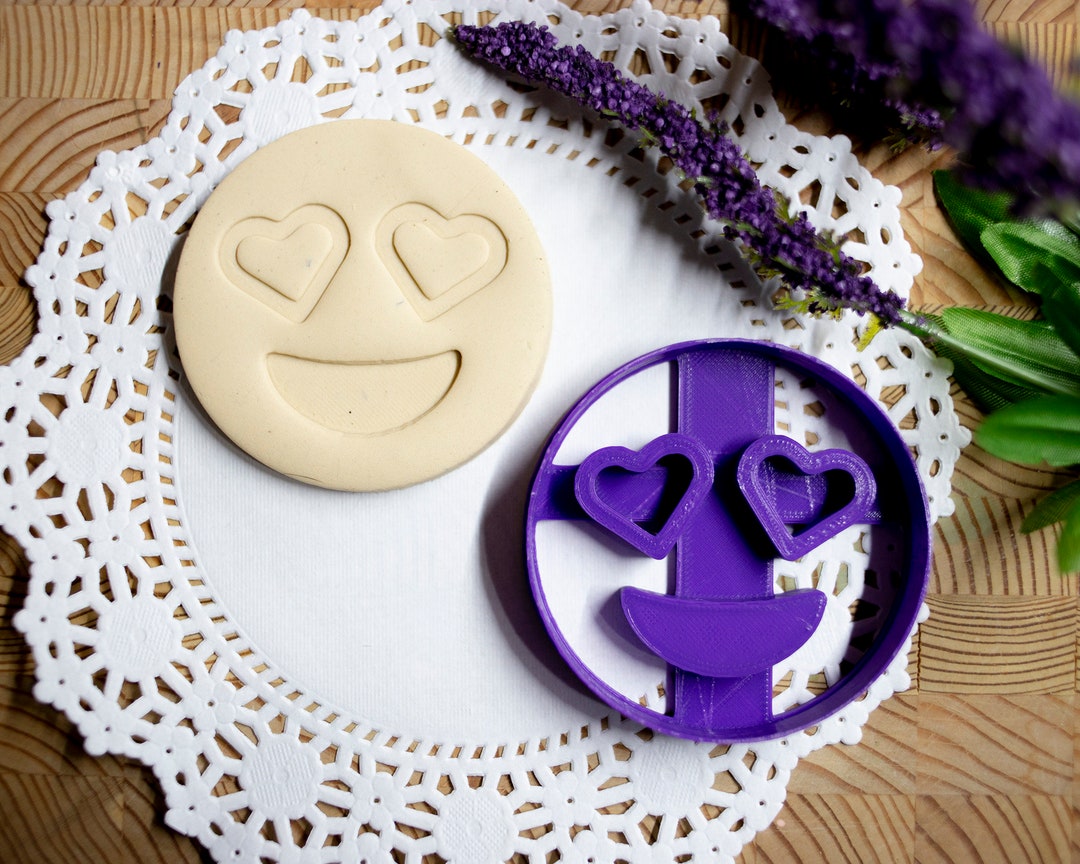 Heart Eyes Emoji Cookie Cutter - Etsy