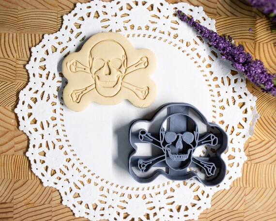 Skull and Crossbones Cookie Cutter - Etsy