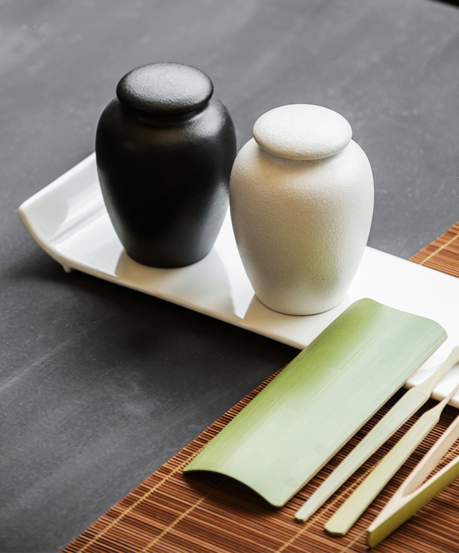 Porcelain Tea Canister in 2 Colors Sealed Ceramic Round Tea | Etsy