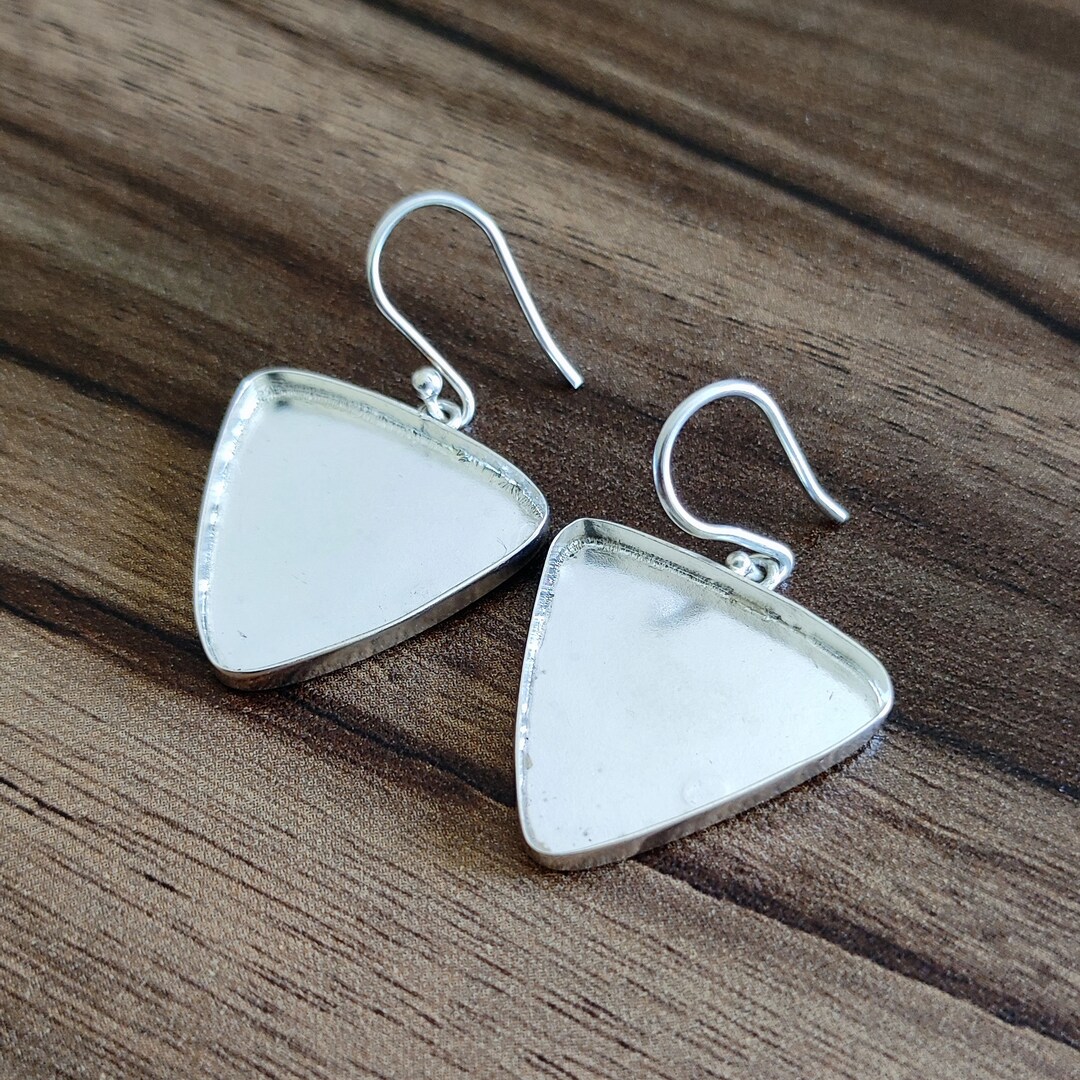 925 Silver Sterling Collet Trillion Dangle Earring, plain bezel Close ...