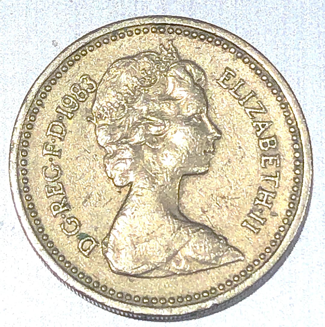 Rare 1983 Queen Elizabeth II One Pound Coin Error "decus Et Tutamen ...