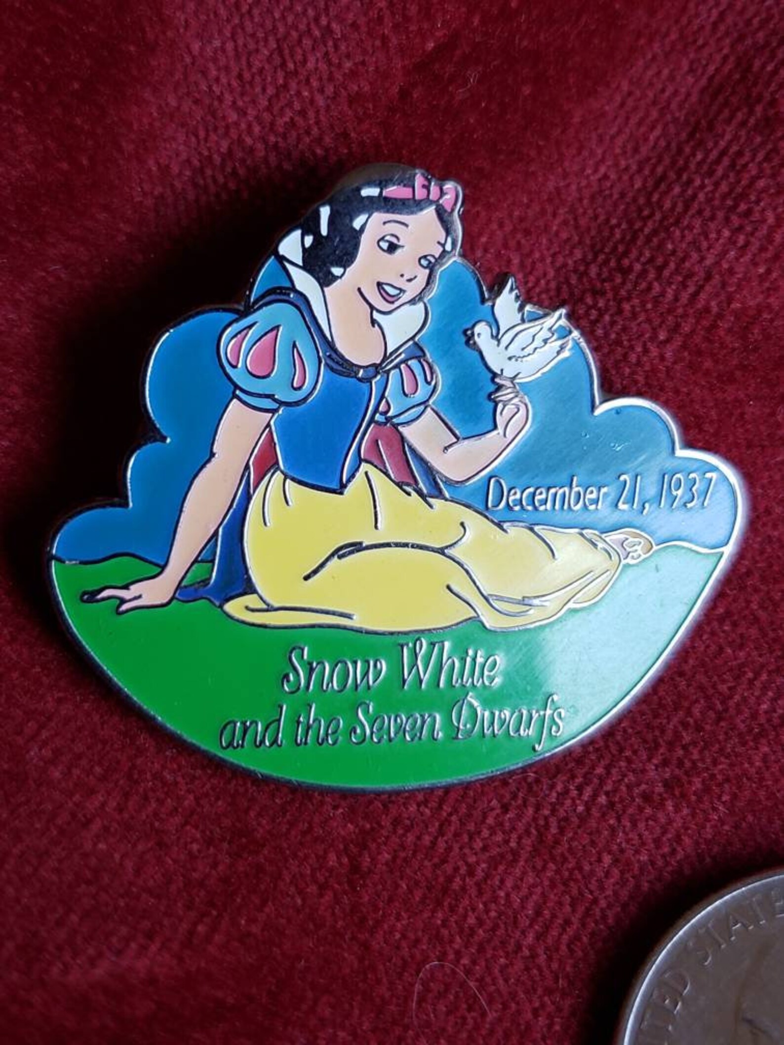 Vintage Snow White Disney Pin Limited Edition 12/101 | Etsy