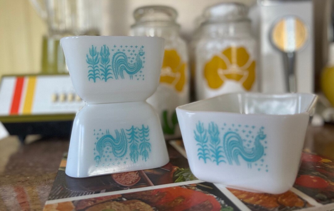 Vintage Pyrex Butterprint fridgie Dishes Set, Vintage Turquoise Pyrex ...