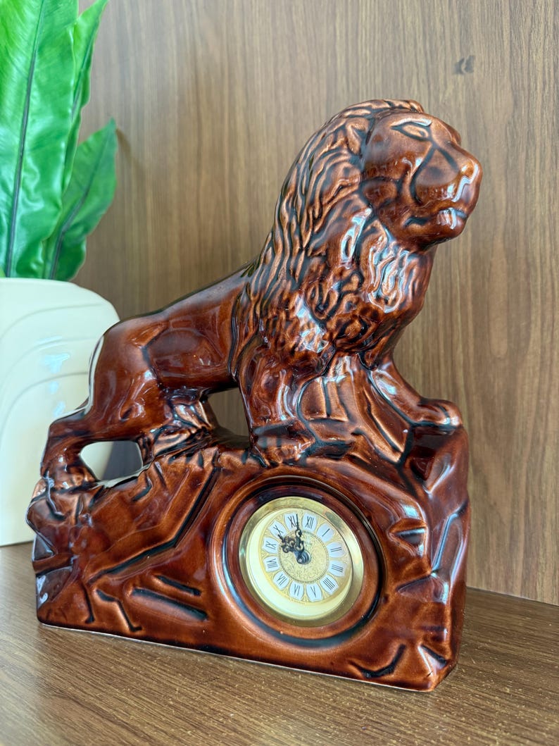 Vintage Ceramic Lion Mantel Clock, Table Clock, Mid Century Modern ...