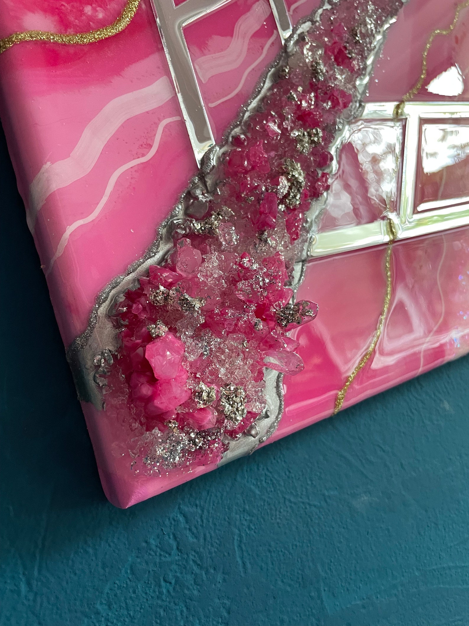 Resin Square Geode Clock, Geode Fuchsia Crystal Clock, Resin Art ...