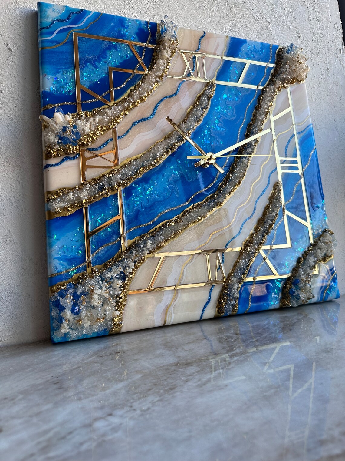 Resin Square Blue Beige Geode Clock, Geode Beige Crystal Clock Resin ...