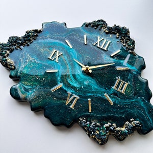 Emerald Geode Wall Clock Epoxy Resin Wall Clock Housewarming Gift Firts ...