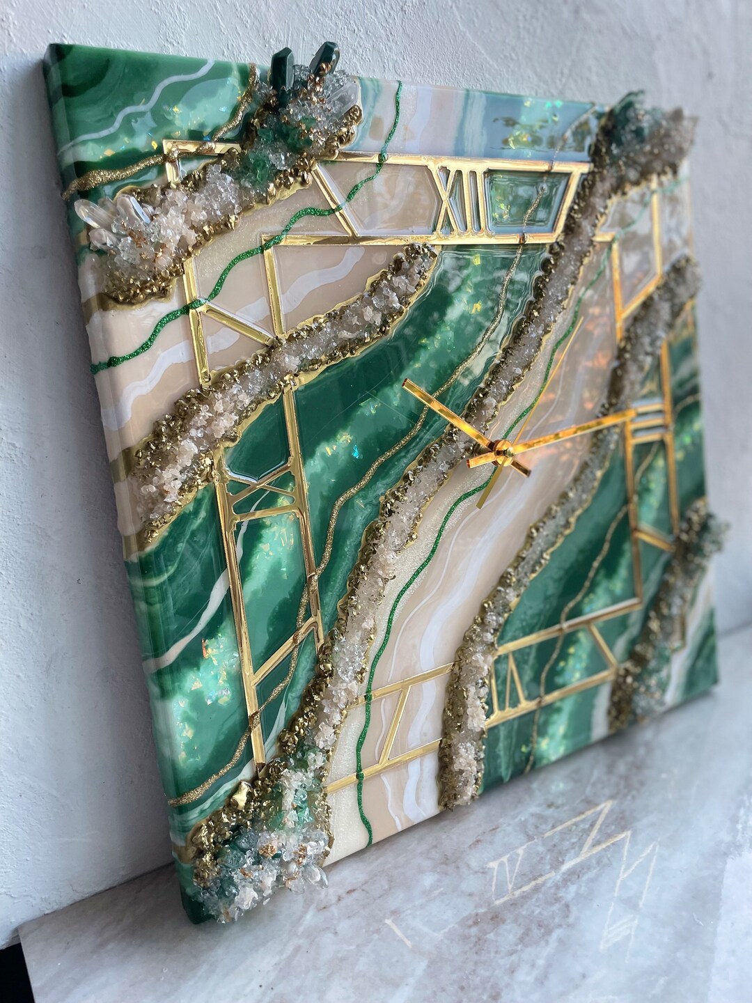 Resin Square Geode Clock, Geode Green Beige Crystal Clock, Resin Art ...