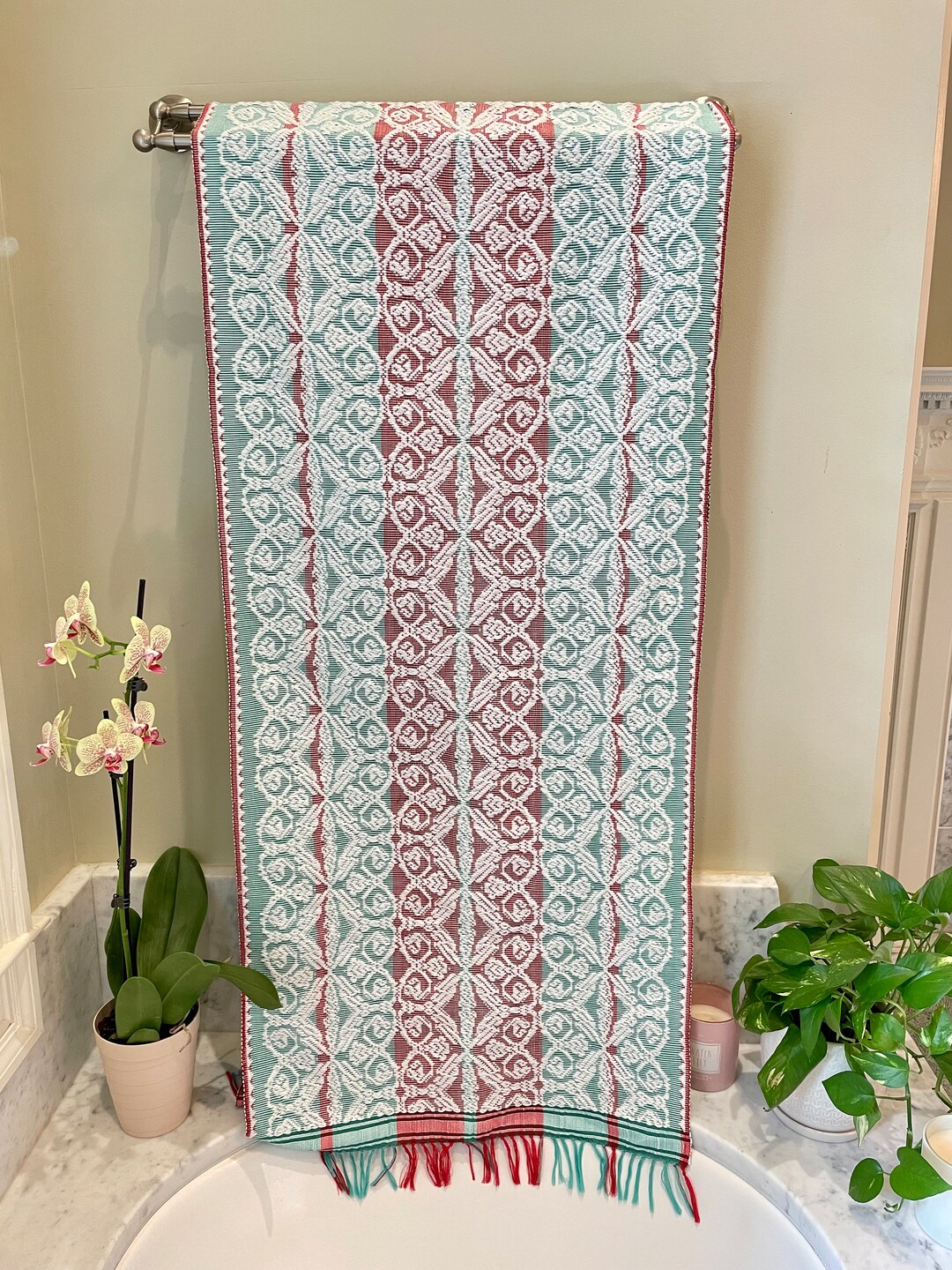 Inabel Bed or Table Runner, Green and Red - Etsy