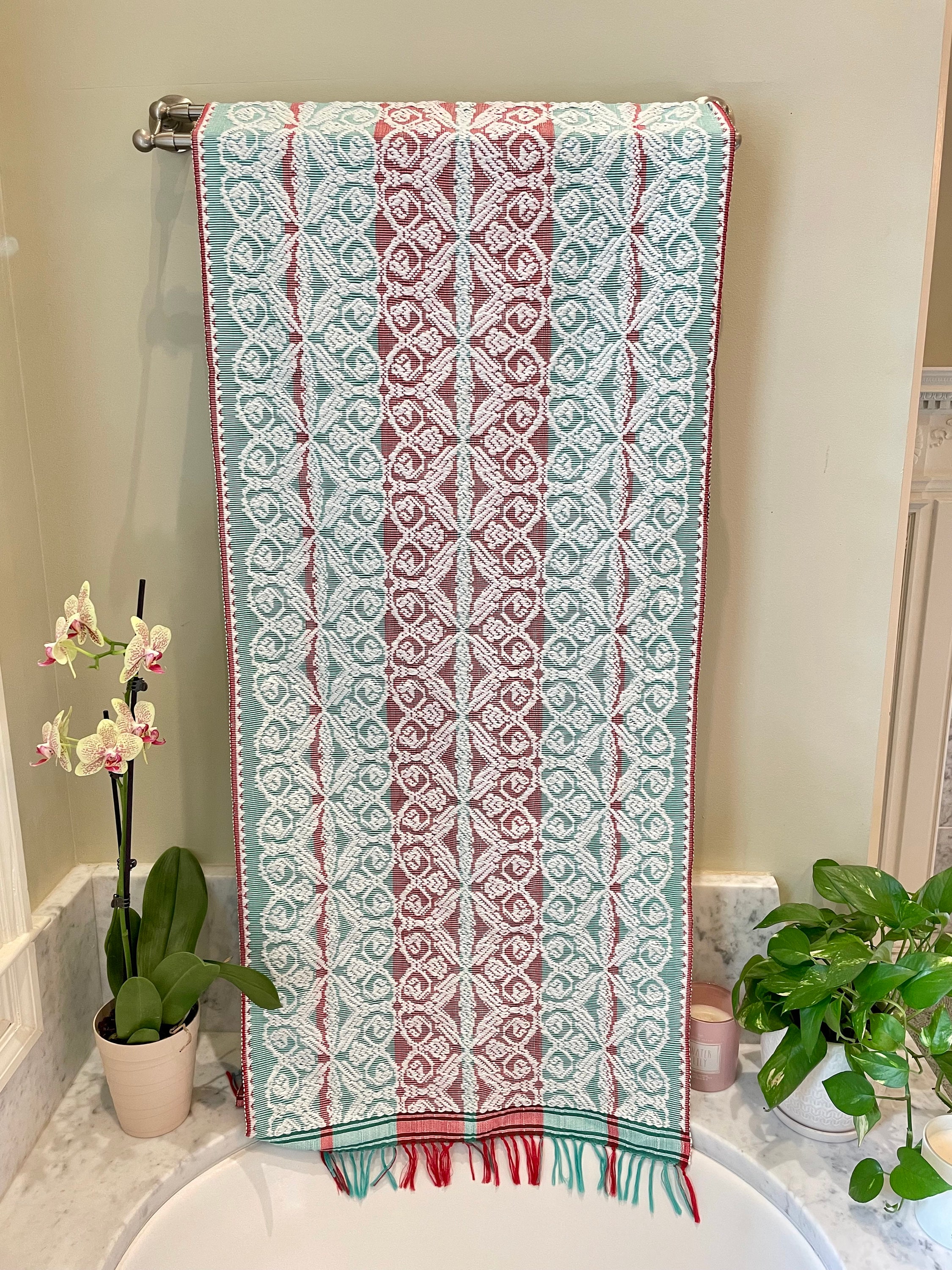 Inabel Bed or Table Runner, Green and Red - Etsy