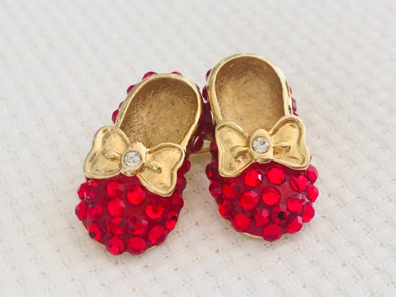 Ruby slippers brooch store