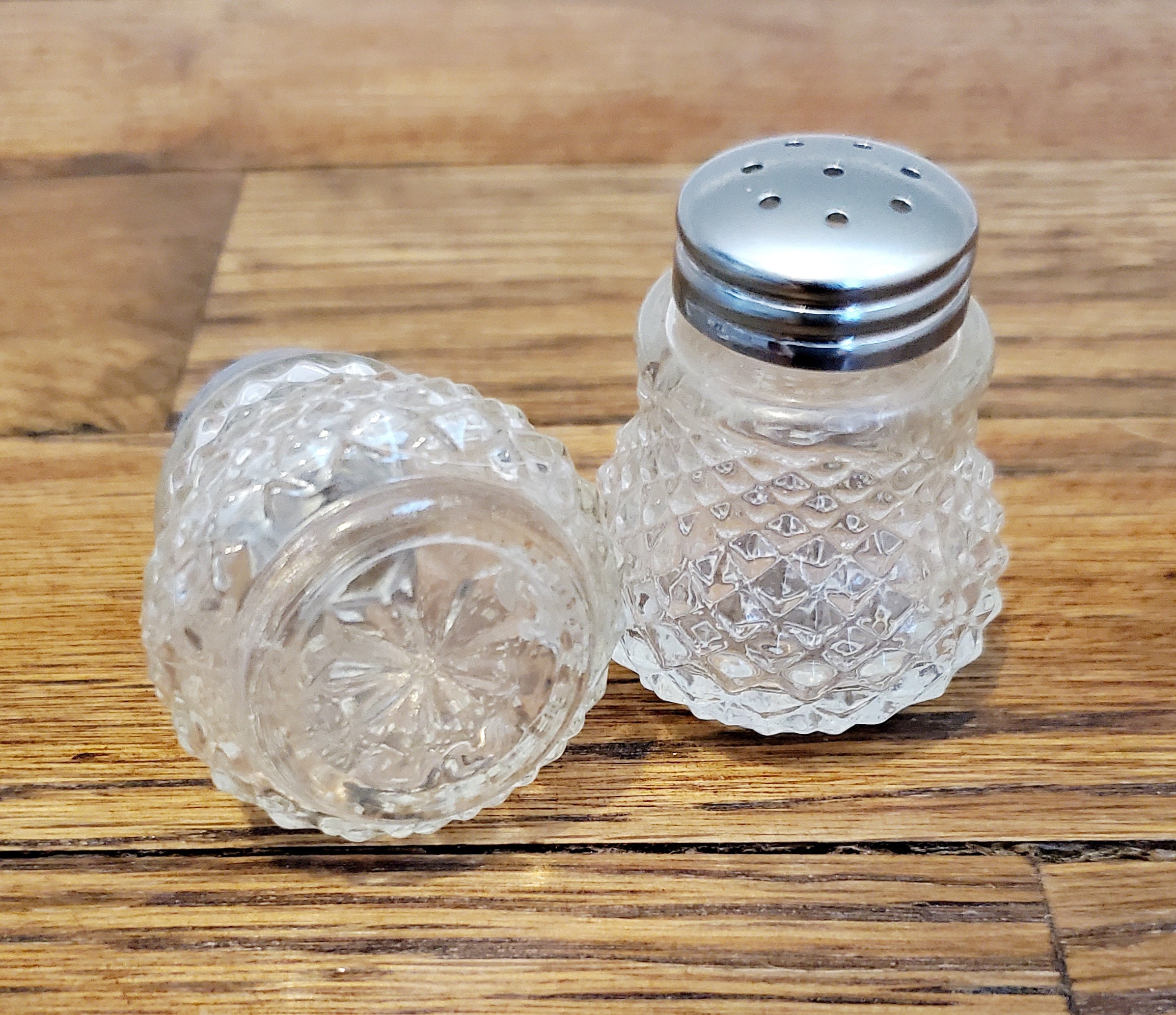 Dining & Serving Pair of Mini Cut Glass Salt and Pepper Shakers Salt ...