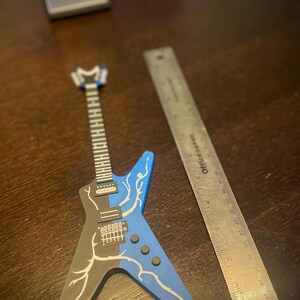 Dimebag Darrell Fans! 1:4 Scale Mini Replica of the Dimebolt Dean ML ...