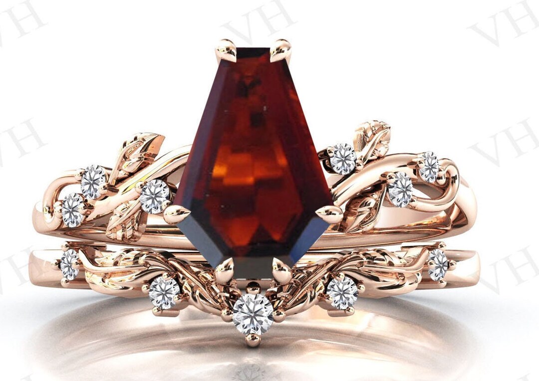 Vintage Coffin Shaped Red Garnet Engagement Ring Set Vine Leaf Design ...