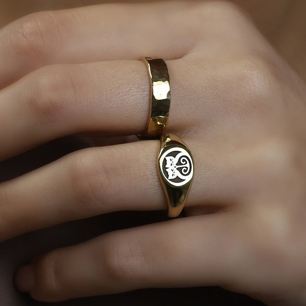 Gold Cat Signet Ring - Etsy