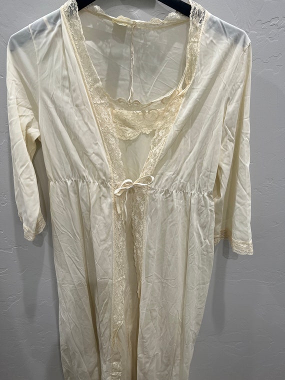 Vintage Off White Lacy Nightgown and Matching Robe | … - Gem