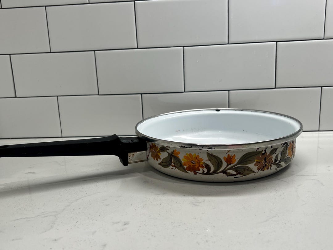 Vintage JMP Capri Spain 8.5” Enamelware Skillet Oven to Table Floral ...