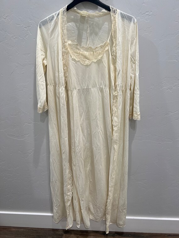 Vintage Off White Lacy Nightgown and Matching Robe | … - Gem