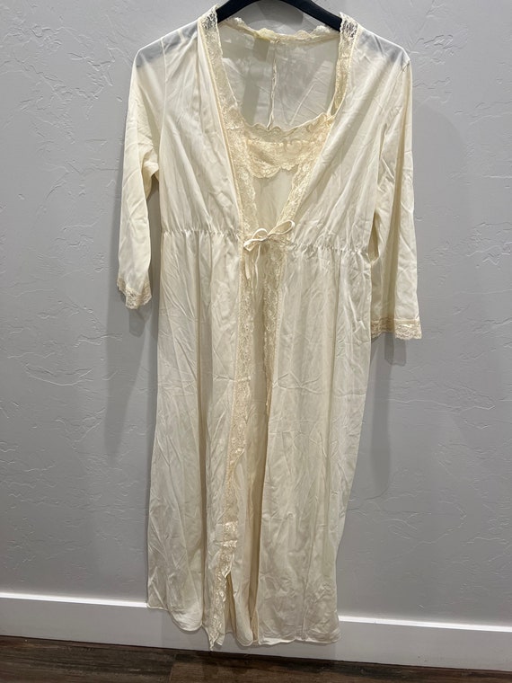 Vintage Off White Lacy Nightgown and Matching Robe | … - Gem