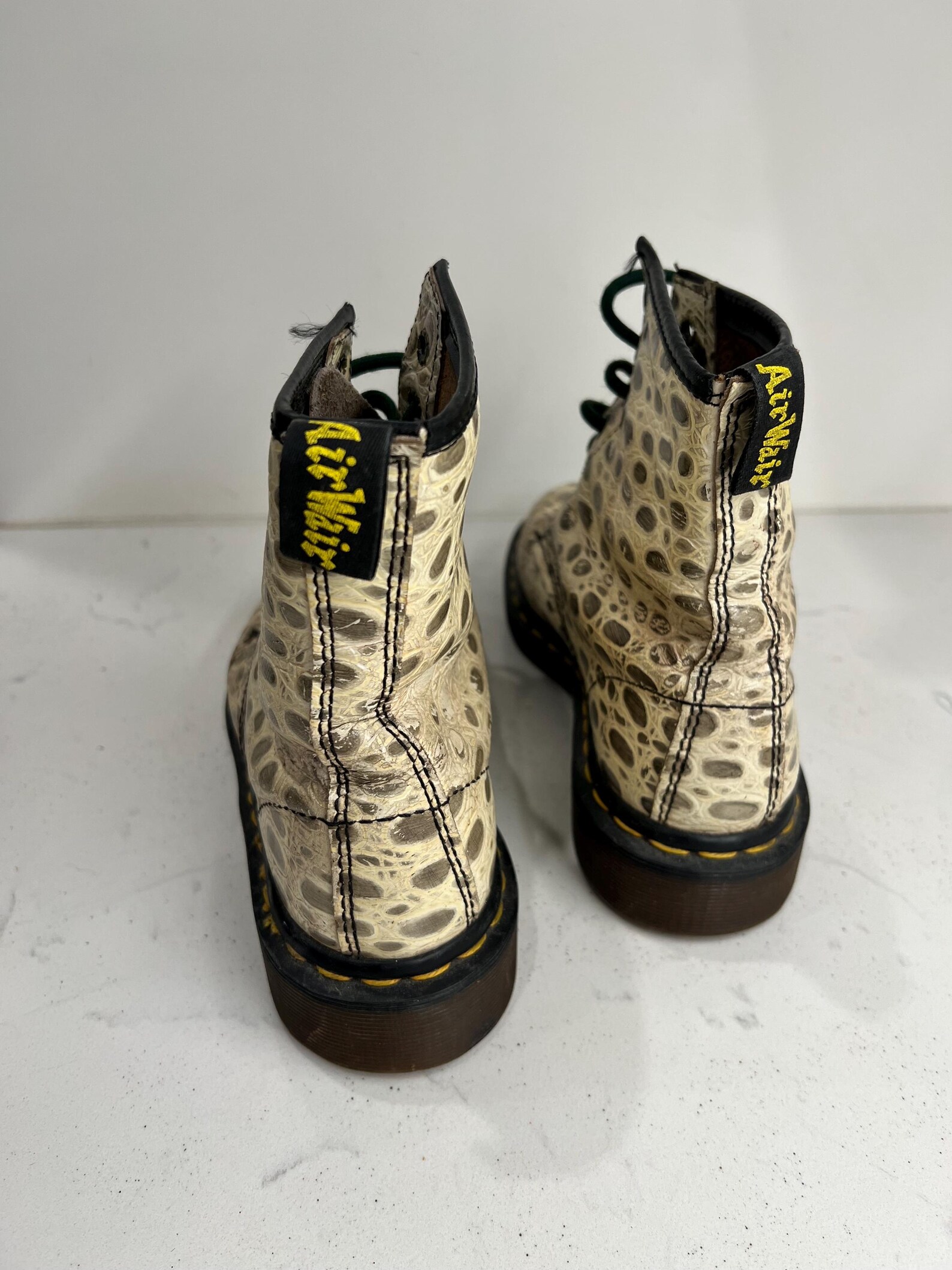 Doc Martens Off-white Snake 8-eye Lace up Womens US 6 Combat Boots ...