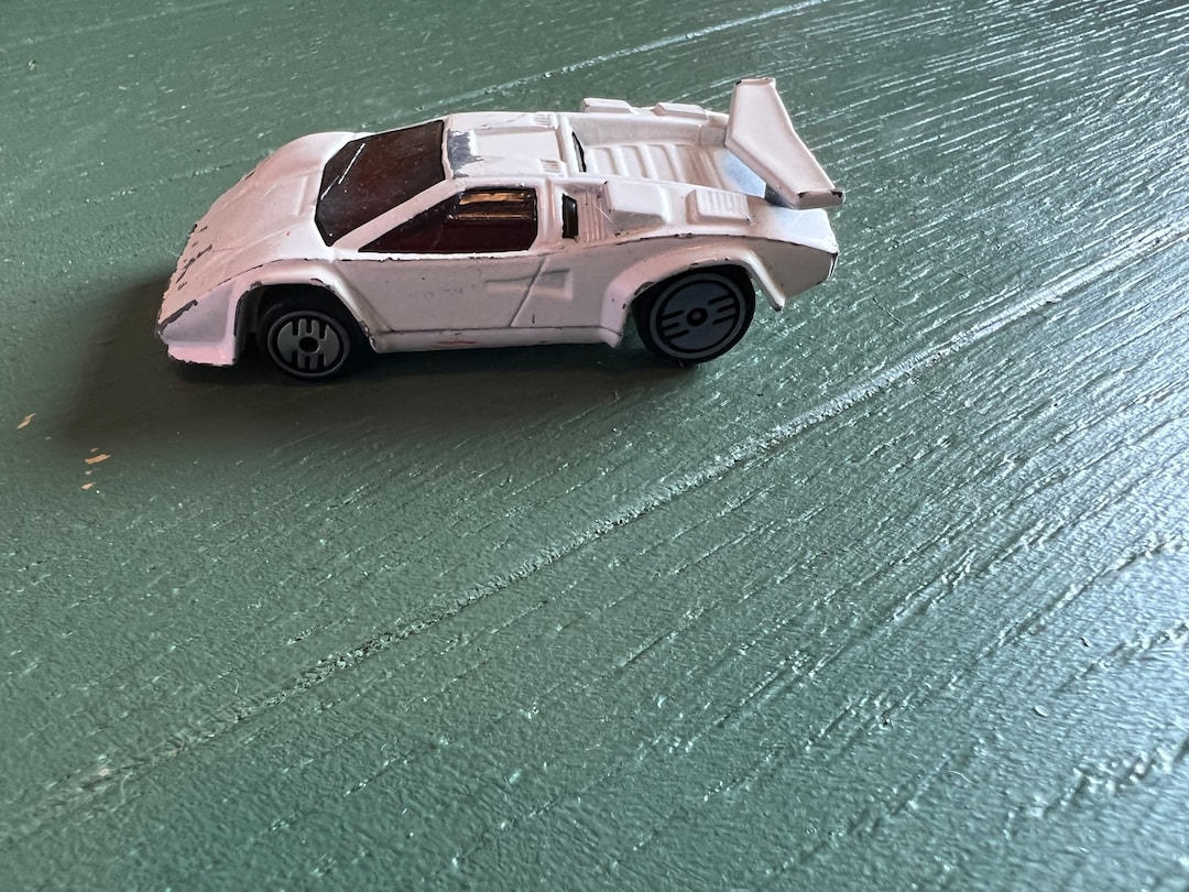 Vintage Hot Wheels White Lamborghini Countach 1987 Malaysia Collectible ...
