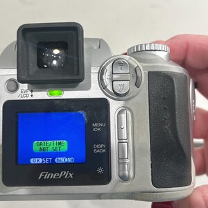 Fujifilm Finepix S3100 4MP Digital Camera With 6x Optical Zoom Silver ...