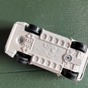 Vintage Hot Wheels White Lamborghini Countach 1987 Malaysia Collectible ...